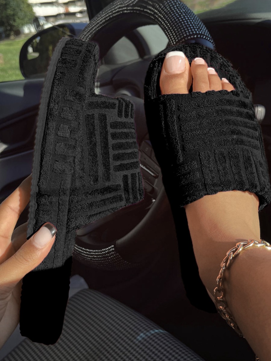 LW Open Toe Plush Slippers Sale | LovelyWholesale